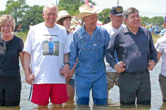 Bernie Fowler Wade-in Brings Community, Leaders Together to Focus on ...